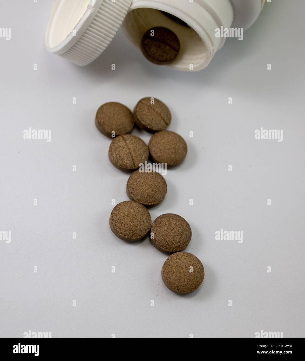 Pill bottle drawing hi-res stock photography and images - Alamy