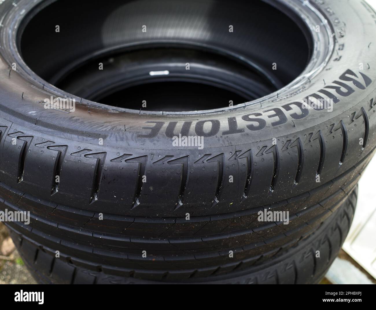 Bridgestone logo hi-res stock photography and images - Alamy