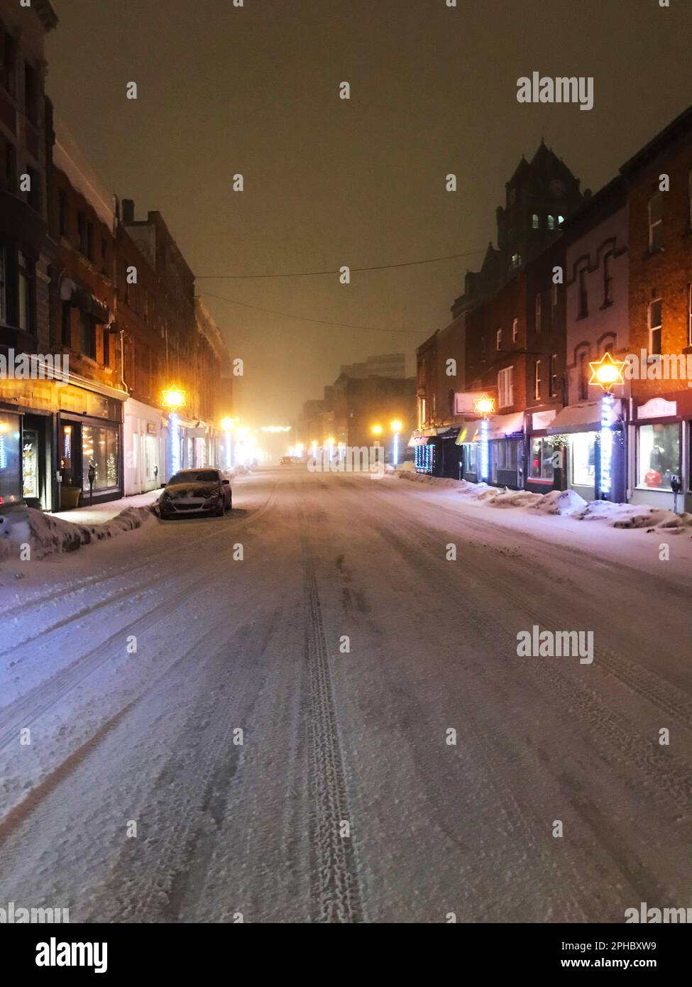 City street covered with snow hi-res stock photography and images - Alamy