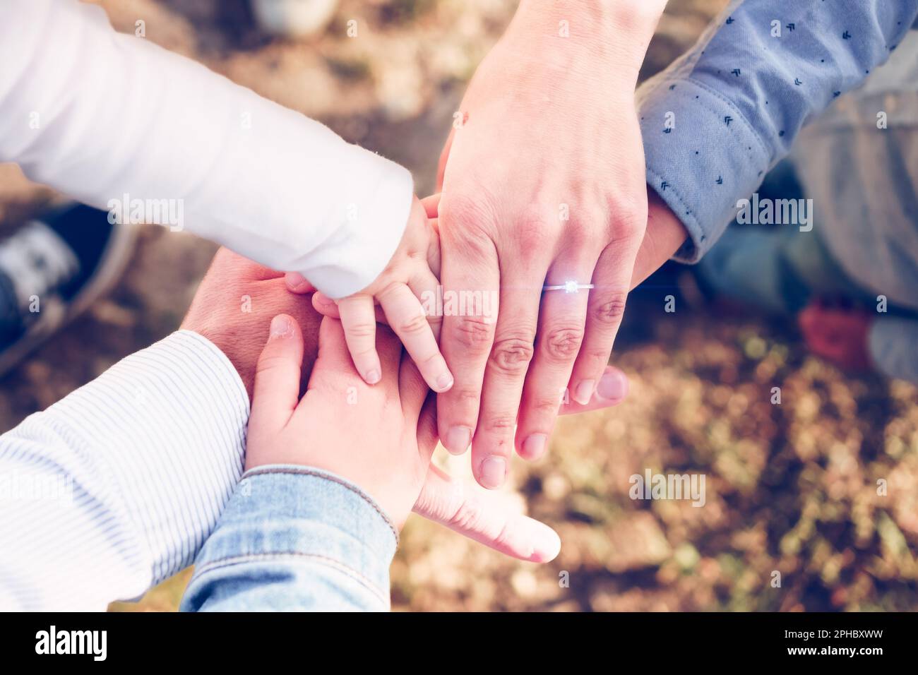 Multi generational relationships hi-res stock photography and images ...