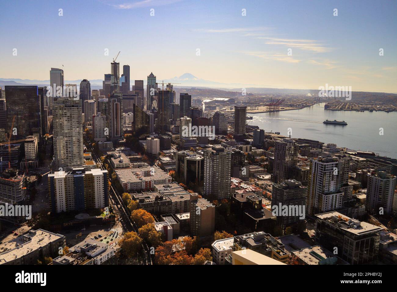 Aerial view of Seattle with Mt Rainier in the background Stock Photo ...