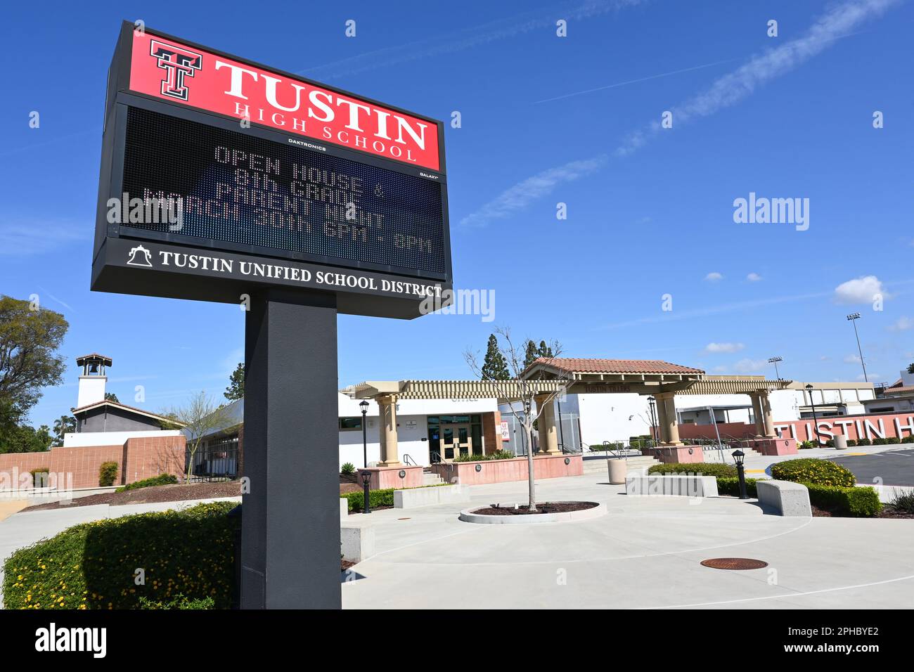 TUSTIN, CALIFORNIA - 26 MAR 2023: Electronic Marquee at the entrance to ...