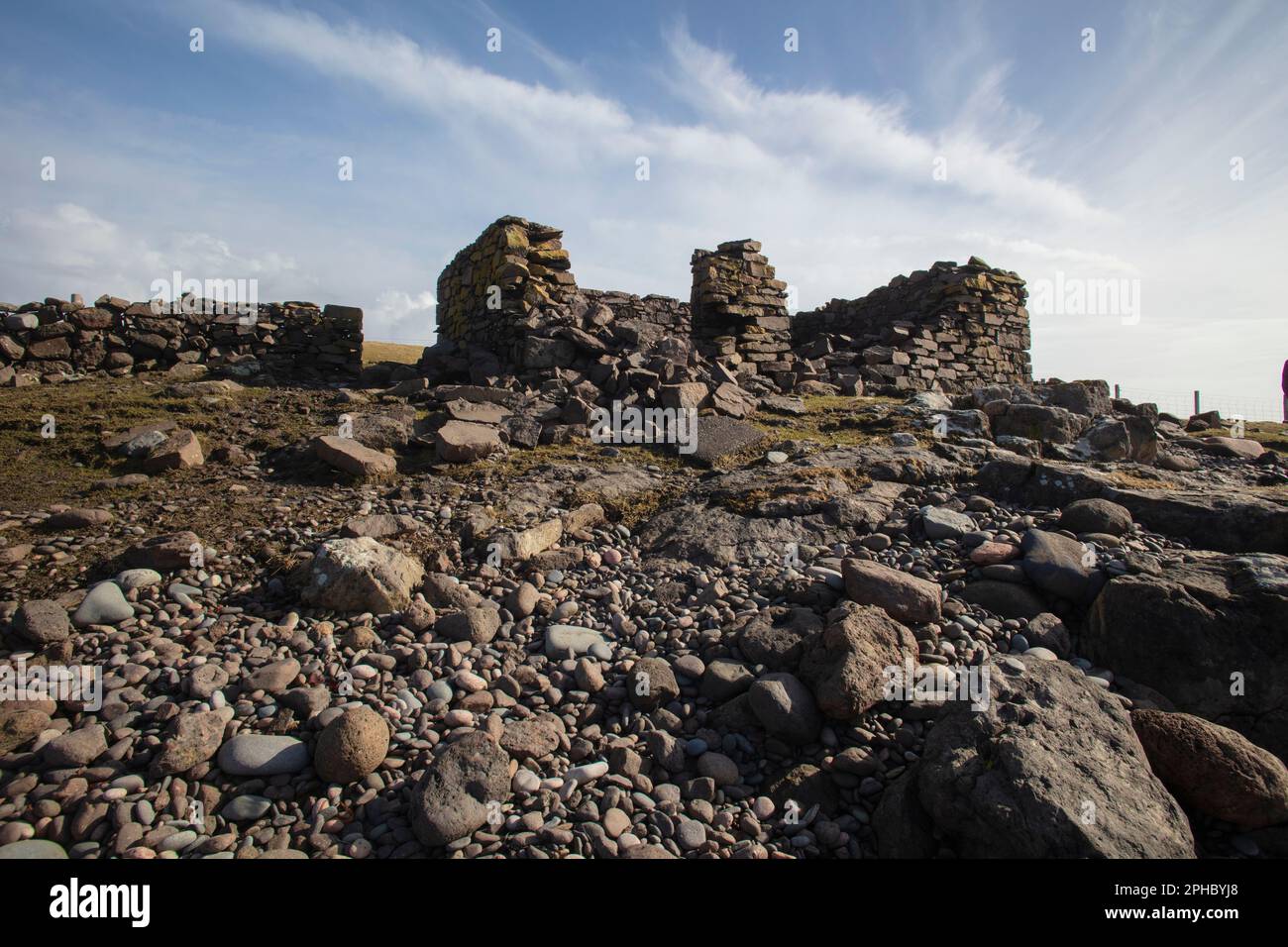 A hike along Stennes beach offers an oportunity to explore Northmavine ...