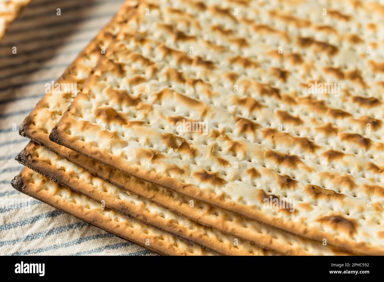 Homemade Jewish Matzah Flat Bread Ready to Eat Stock Photo - Alamy