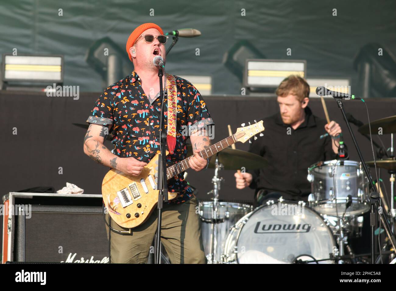 Modest mouse hi-res stock photography and images - Alamy