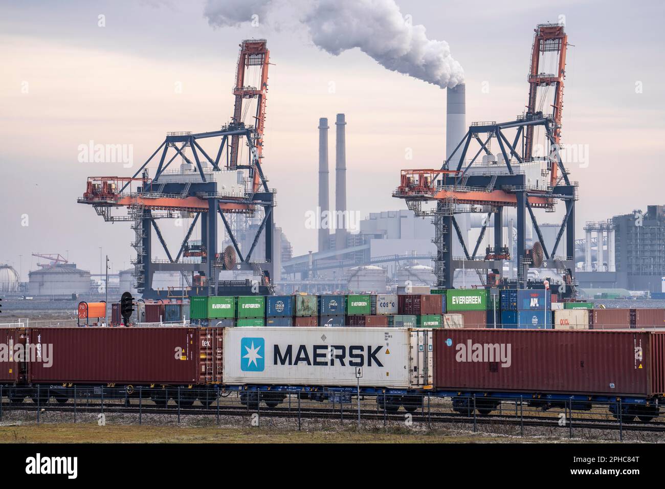 Goods train, container train, brings containers to Euromax Container ...