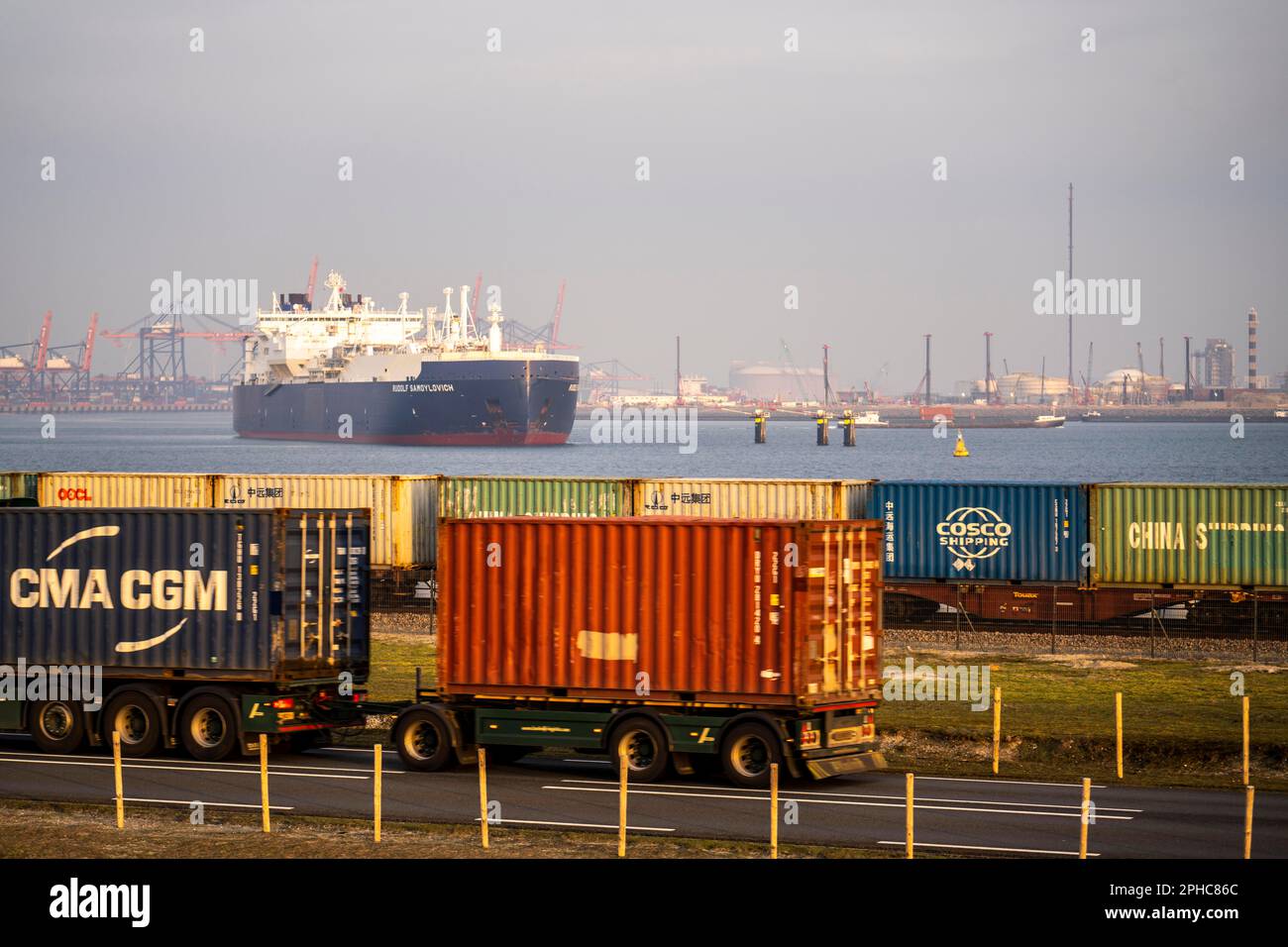 Goods train, container train, bringing containers to Euromax Container ...