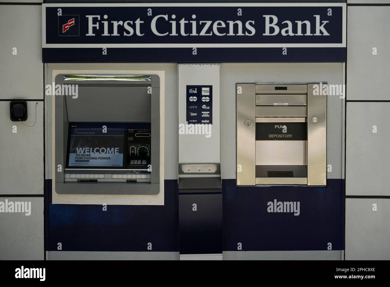 First citizen bank atm hi-res stock photography and images - Alamy