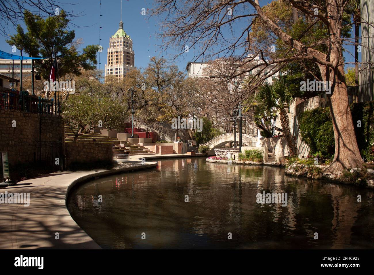 Landscape urban scene at Riverwalk on the riverbank in San Antonio ...