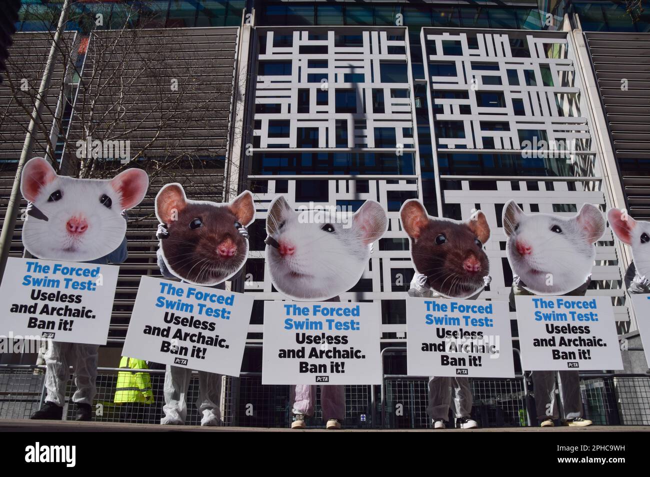 London, UK. 27th Mar, 2023. PETA activists with huge mouse and rat ...