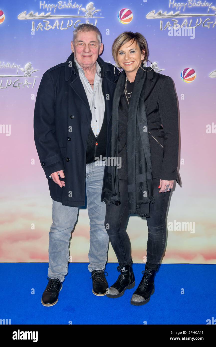 Berlin, Germany. 27th Mar, 2023. Heinz Hoenig (l), actor, and his wife ...