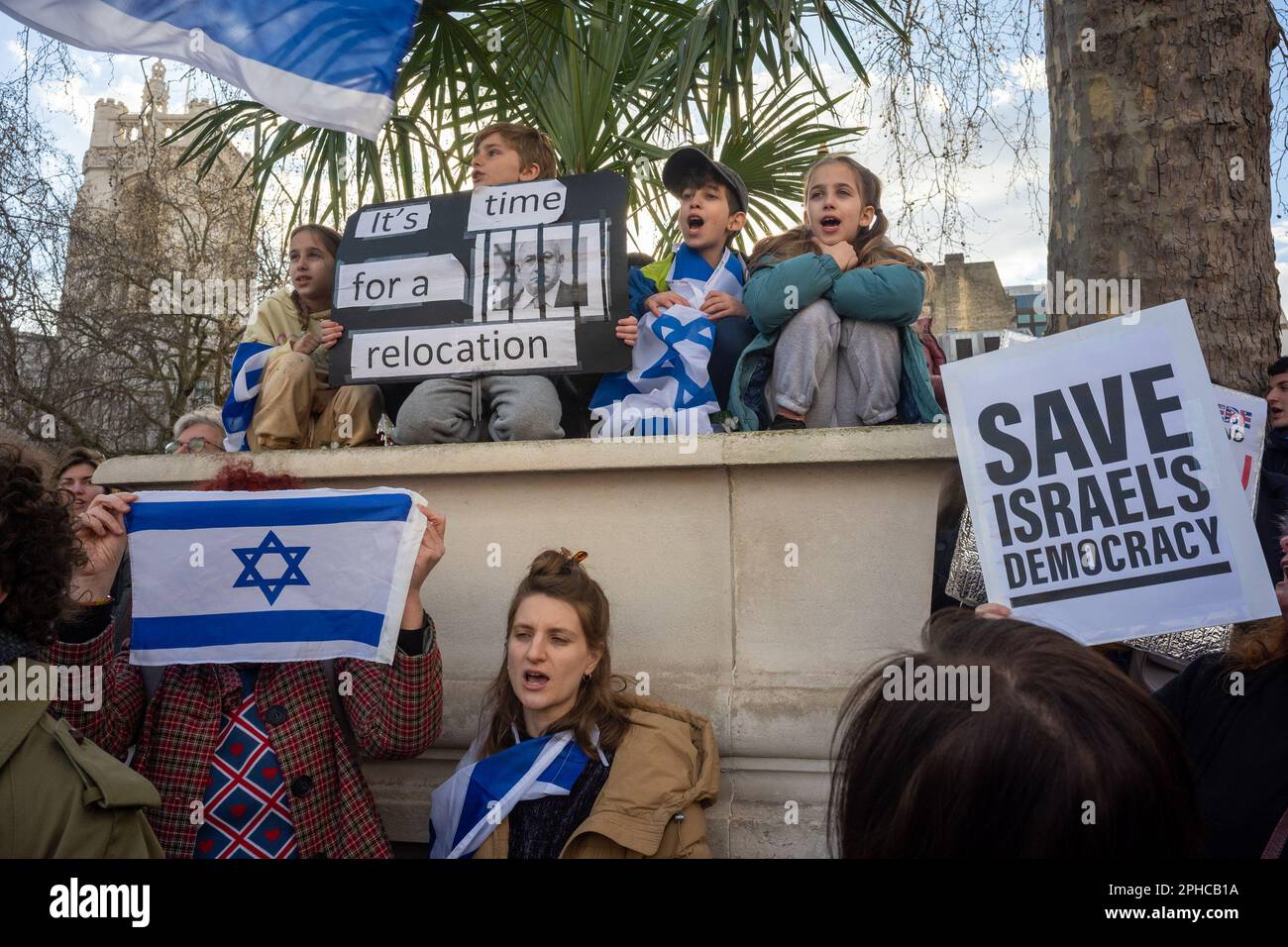 London/UK 27 MAR 2023. As Benjamin Netanyahu announced he would delay ...