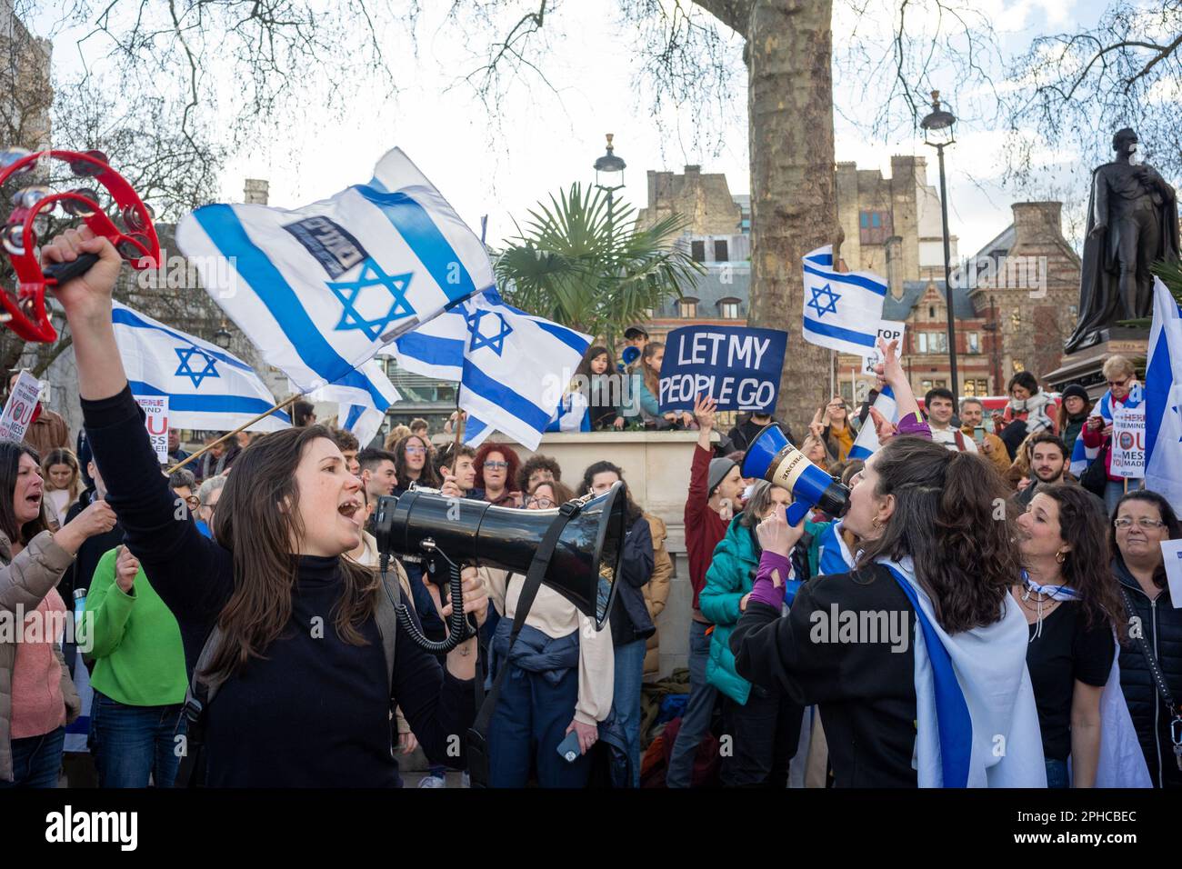 London/UK 27 MAR 2023. As Benjamin Netanyahu announced he would delay ...