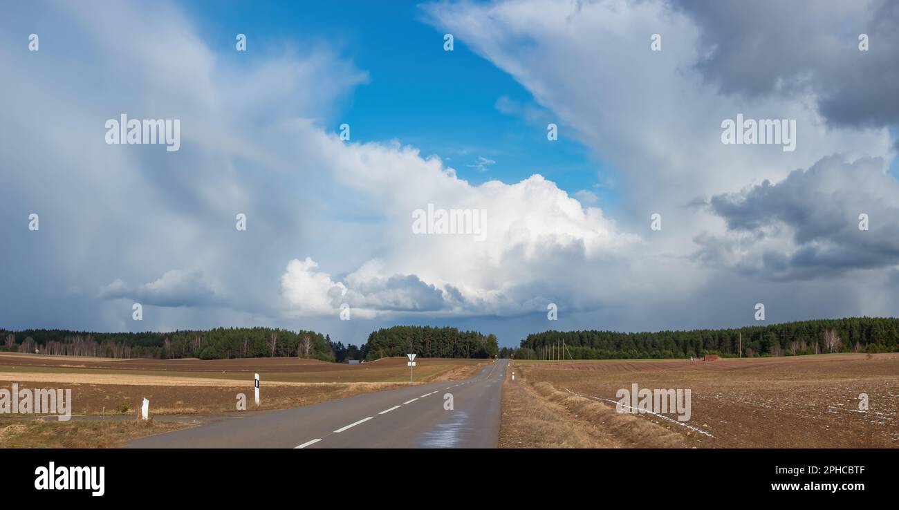 Spring way hi-res stock photography and images - Alamy