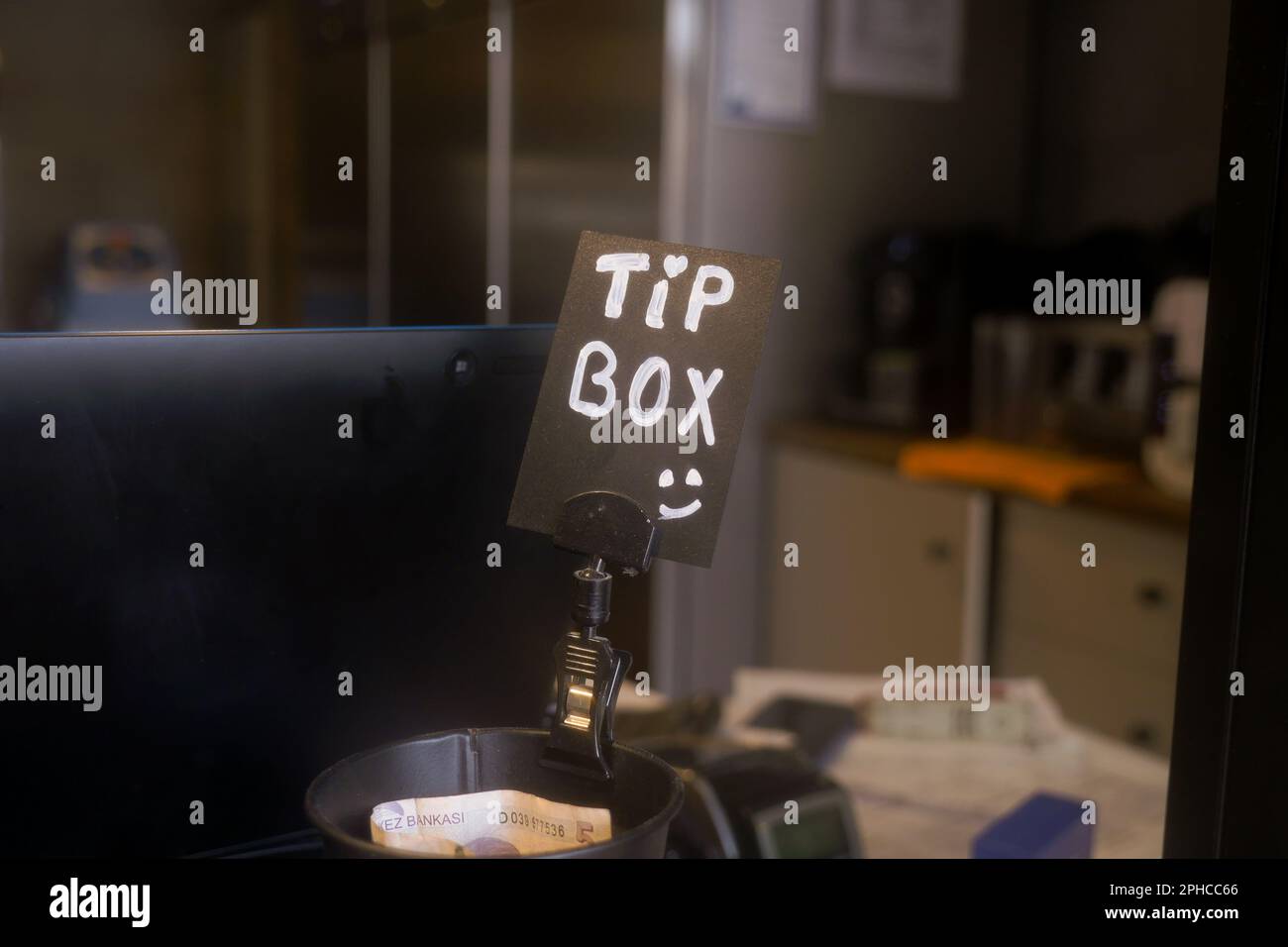 Cafe bill and tips hi-res stock photography and images - Alamy