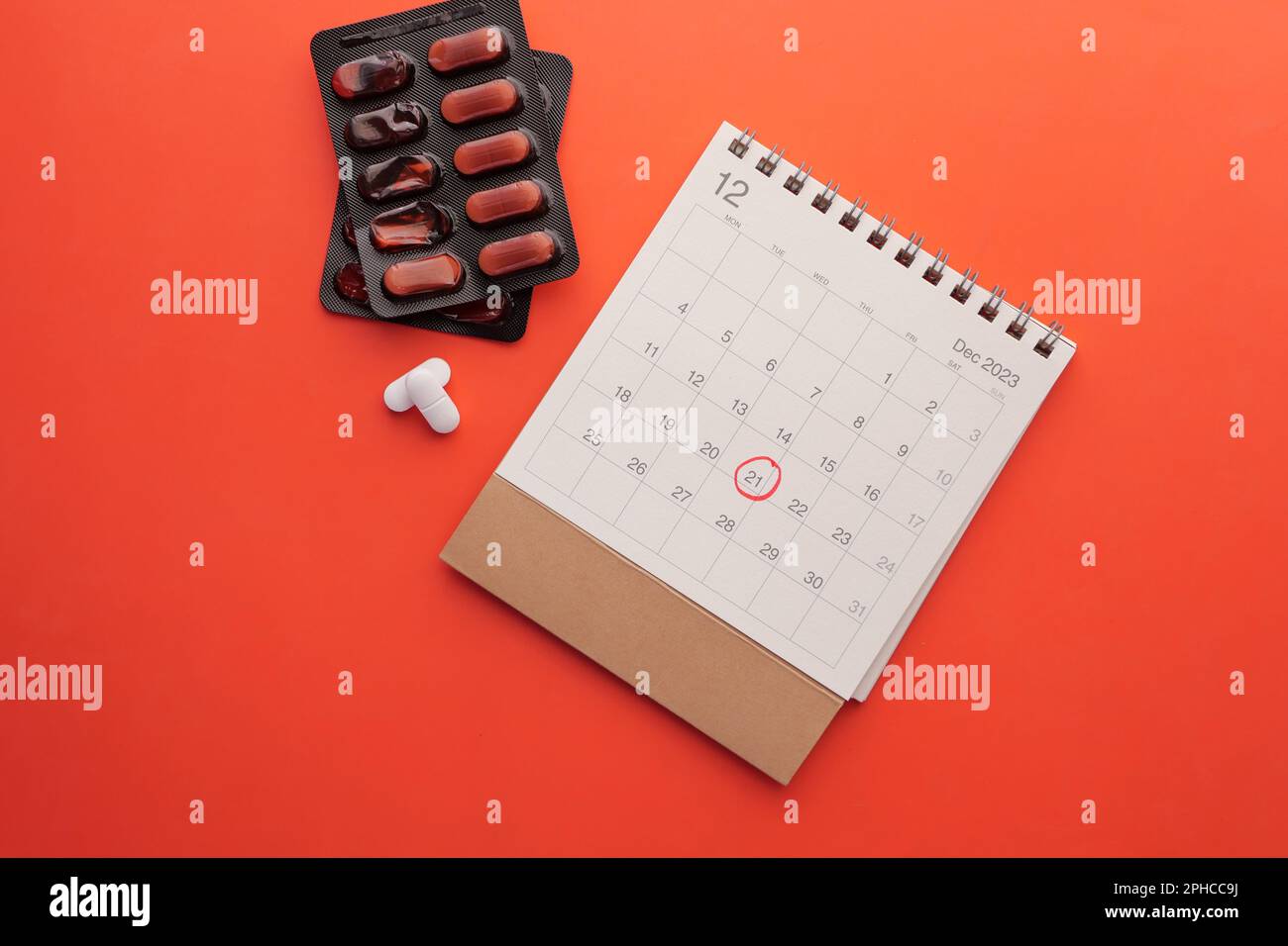 top view of medical pills and calendar Stock Photo - Alamy