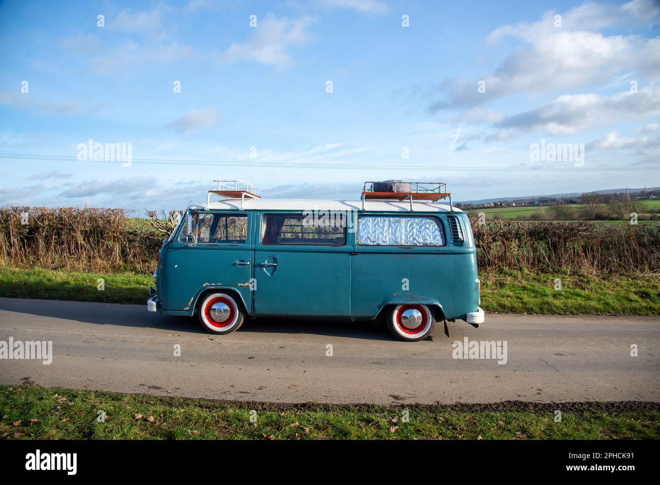 Volkswagen bay window camper van hi-res stock photography and images ...