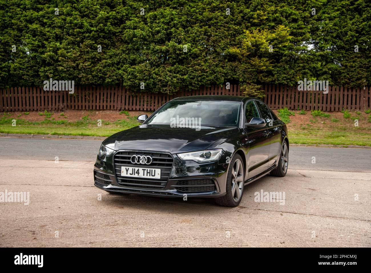 Black audi hi-res stock photography and images - Alamy