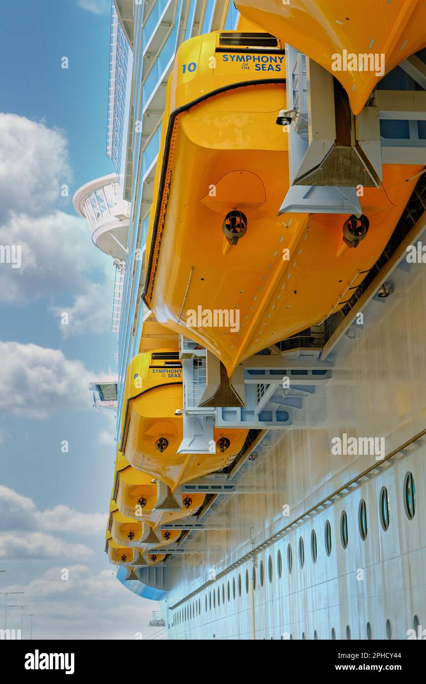 MIAMI, FLORIDA - January 29, 2023: Royal Caribbean operate over 25 ...