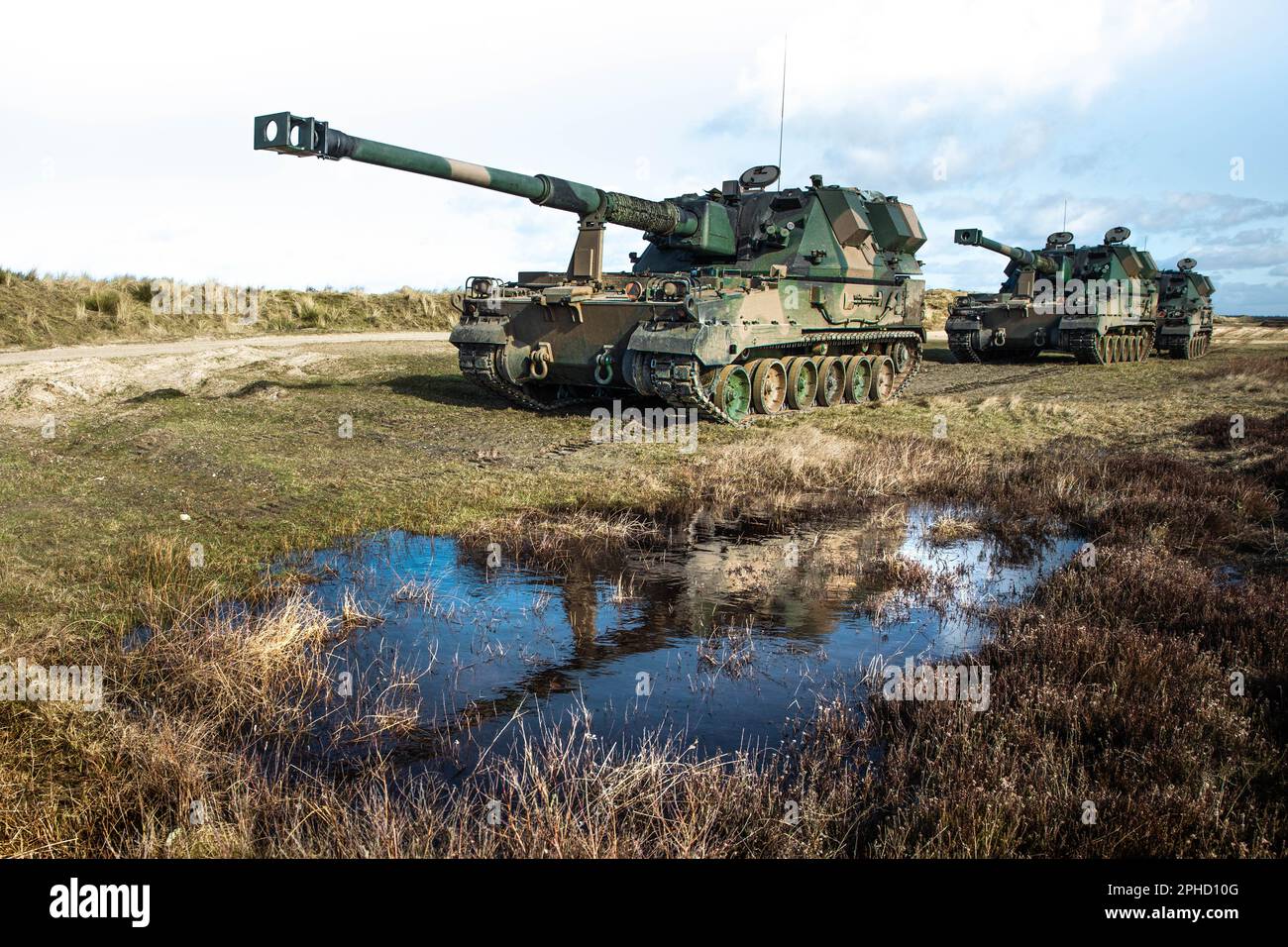 Polish soldiers assigned to the 4th Battery, 2nd Artillery Battalion ...