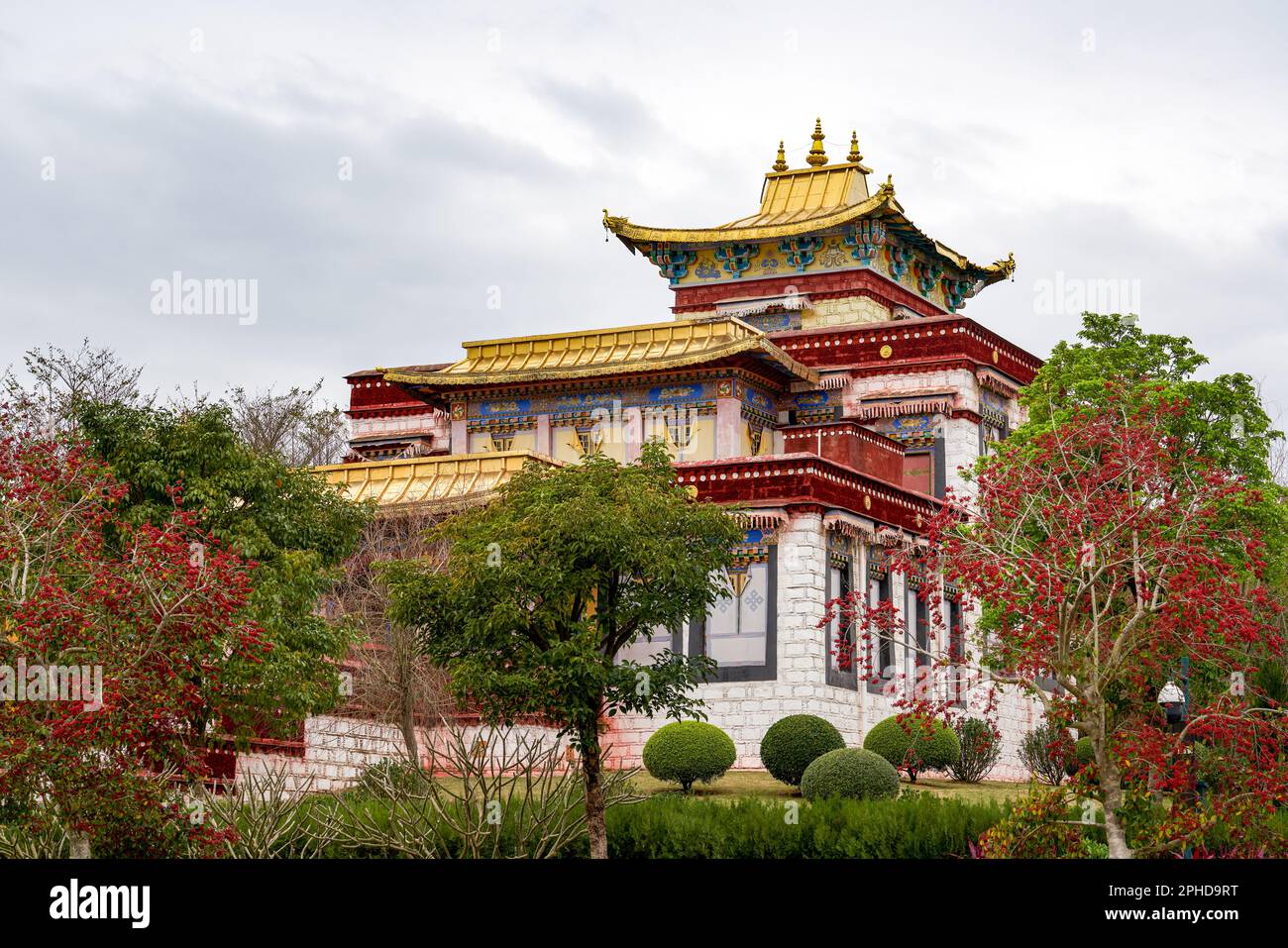 Beautiful gold-roofed red-lacquered Tibetan Buddhist monastery in Tibet ...