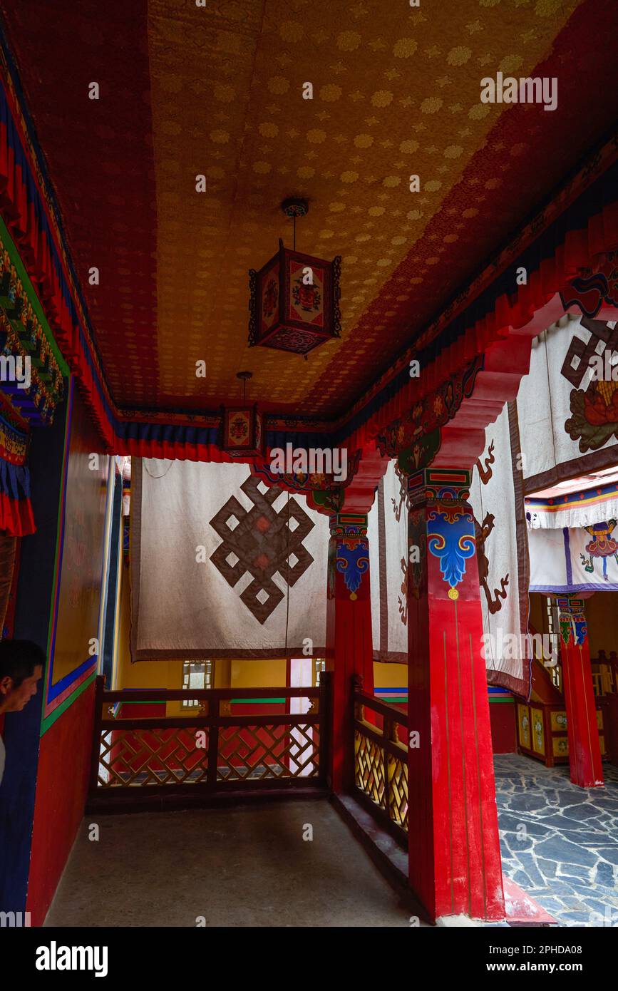 Gates and colorful decorations of Tibetan Buddhist monasteries in Tibet ...