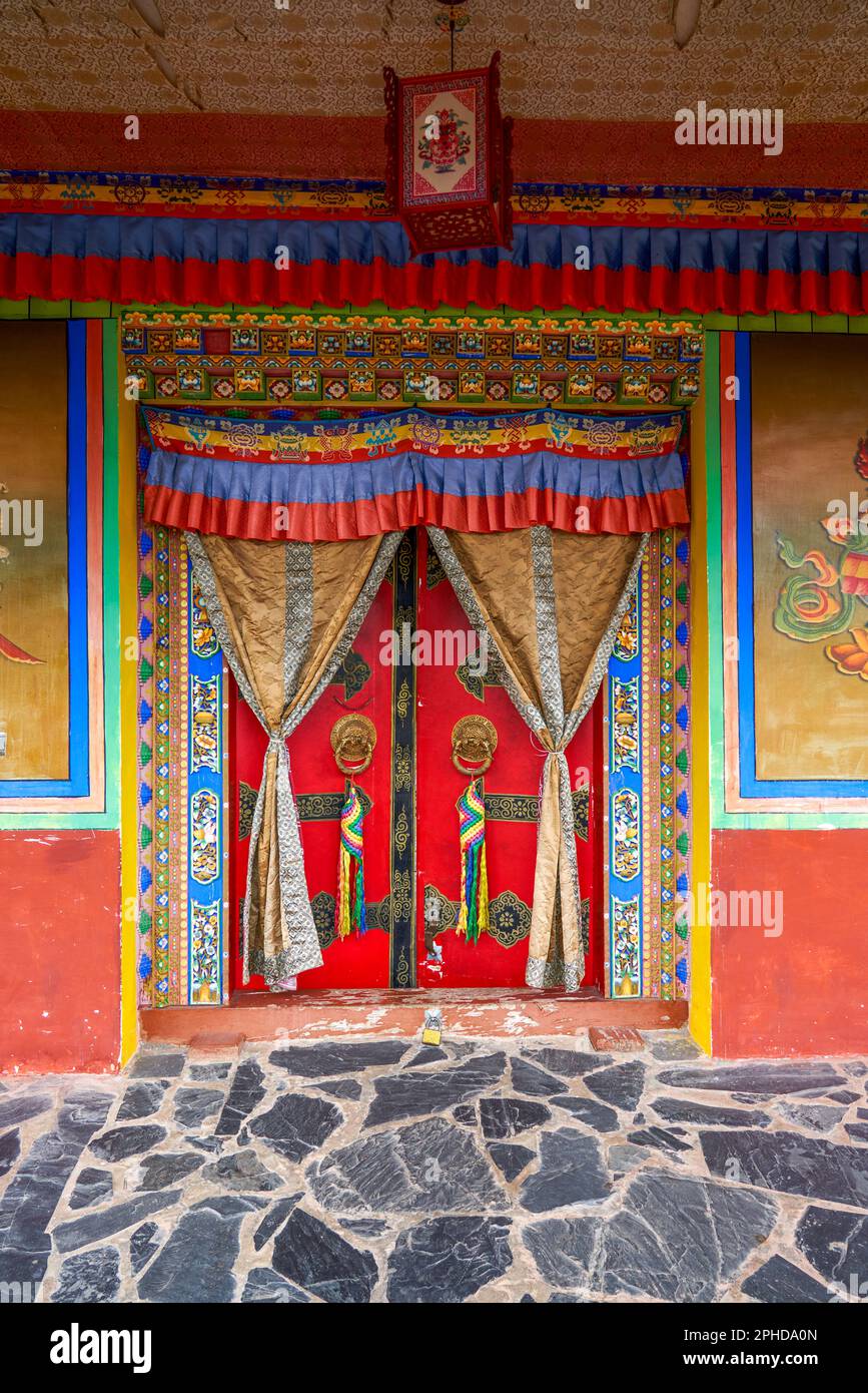 Gates and colorful decorations of Tibetan Buddhist monasteries in Tibet ...