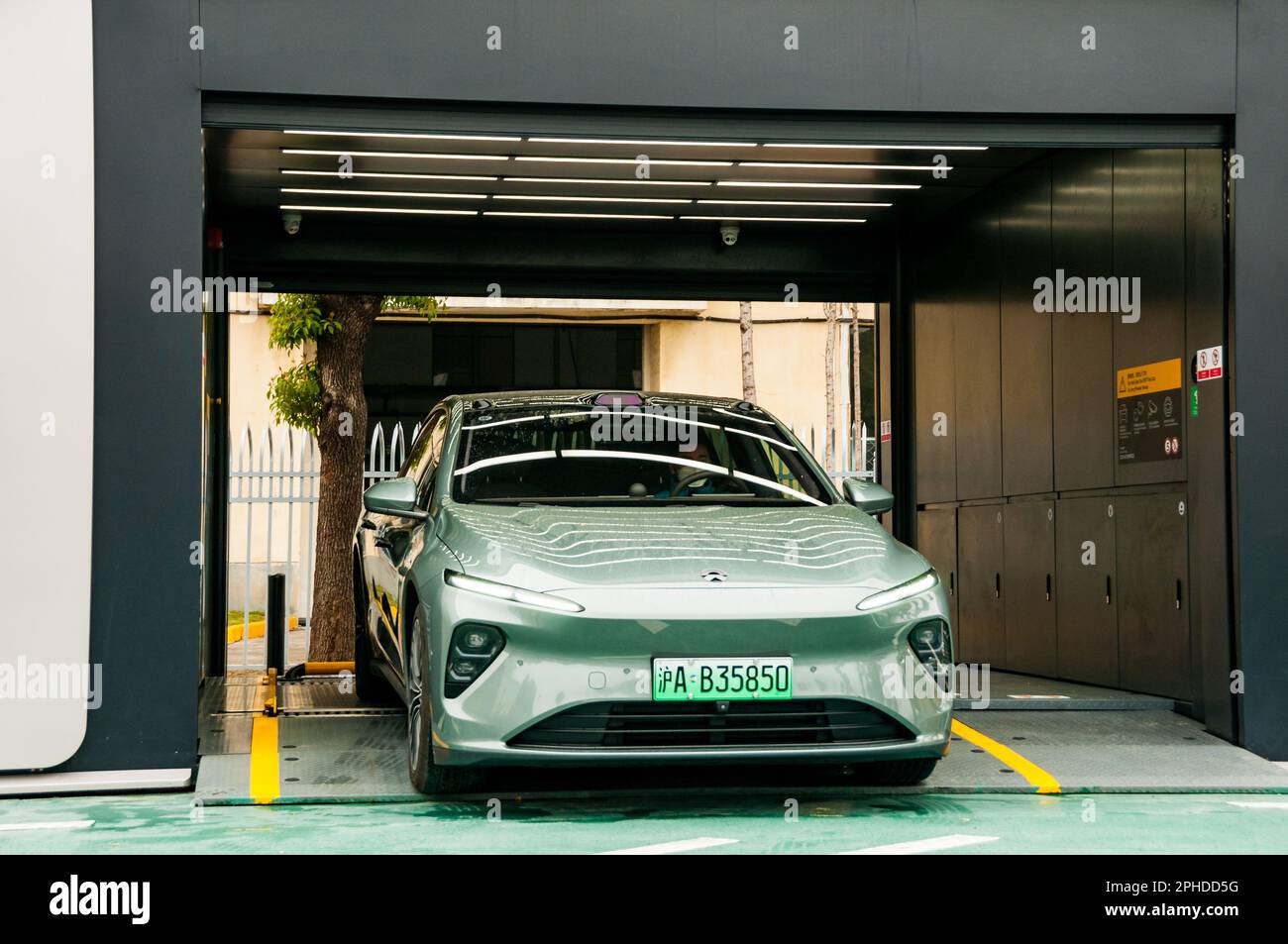 A Nio ET7 undergoing battery swapping with the Nio Power Swap Station 3 ...