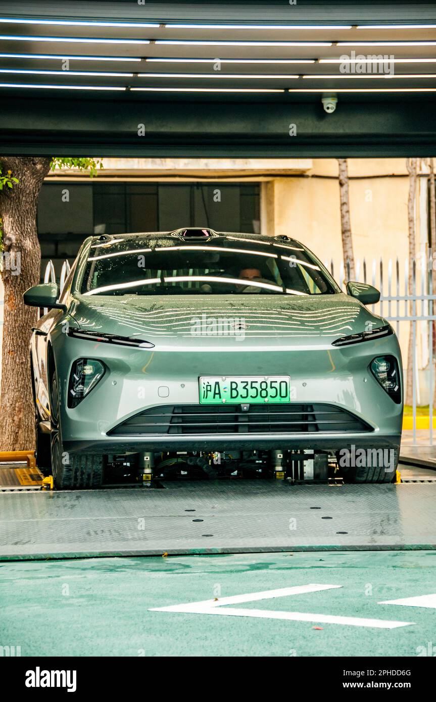 A Nio ET7 undergoing battery swapping with the Nio Power Swap Station 3 ...