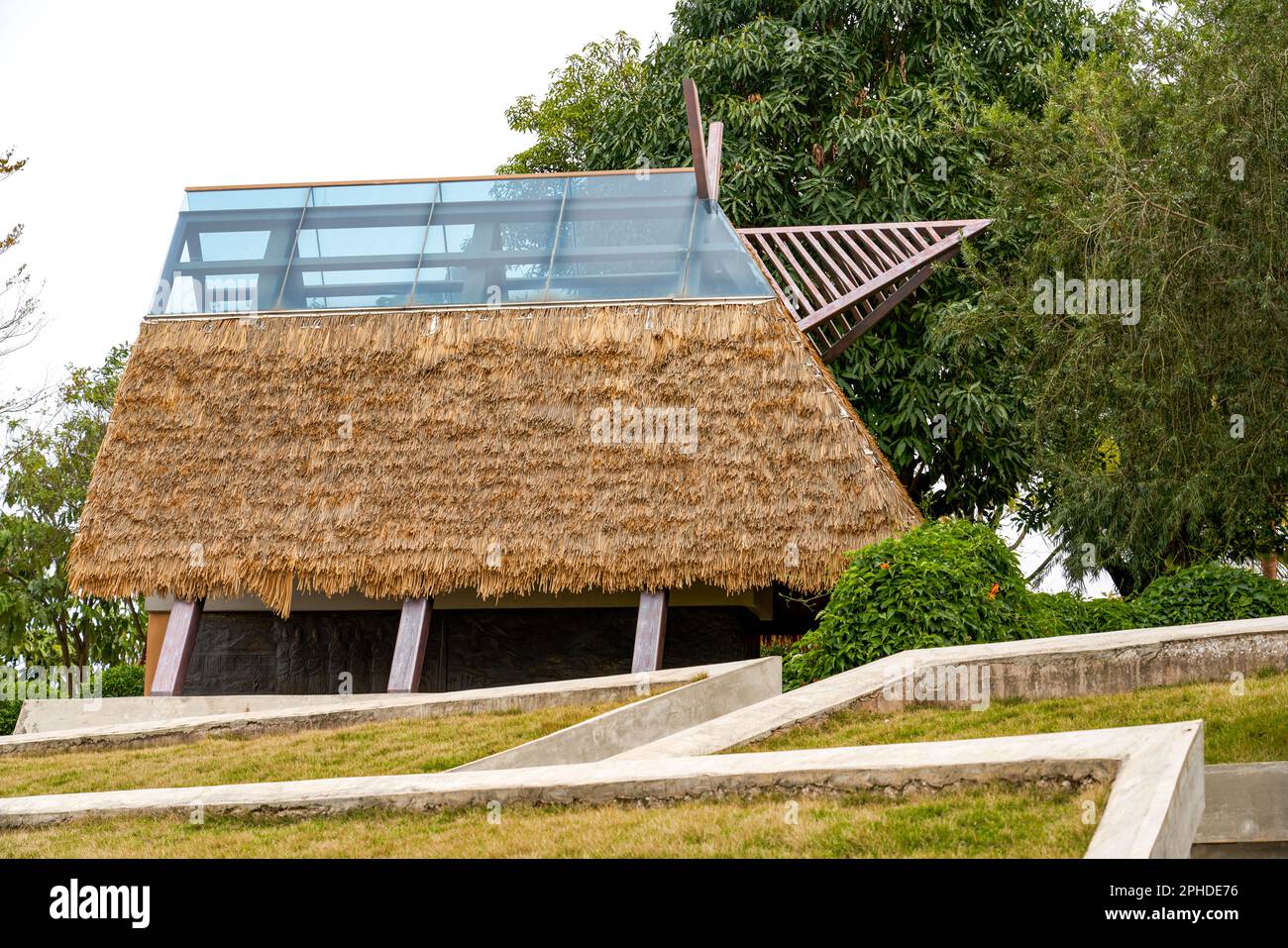 A distinctive Thai Southeast Asian style garden Stock Photo - Alamy