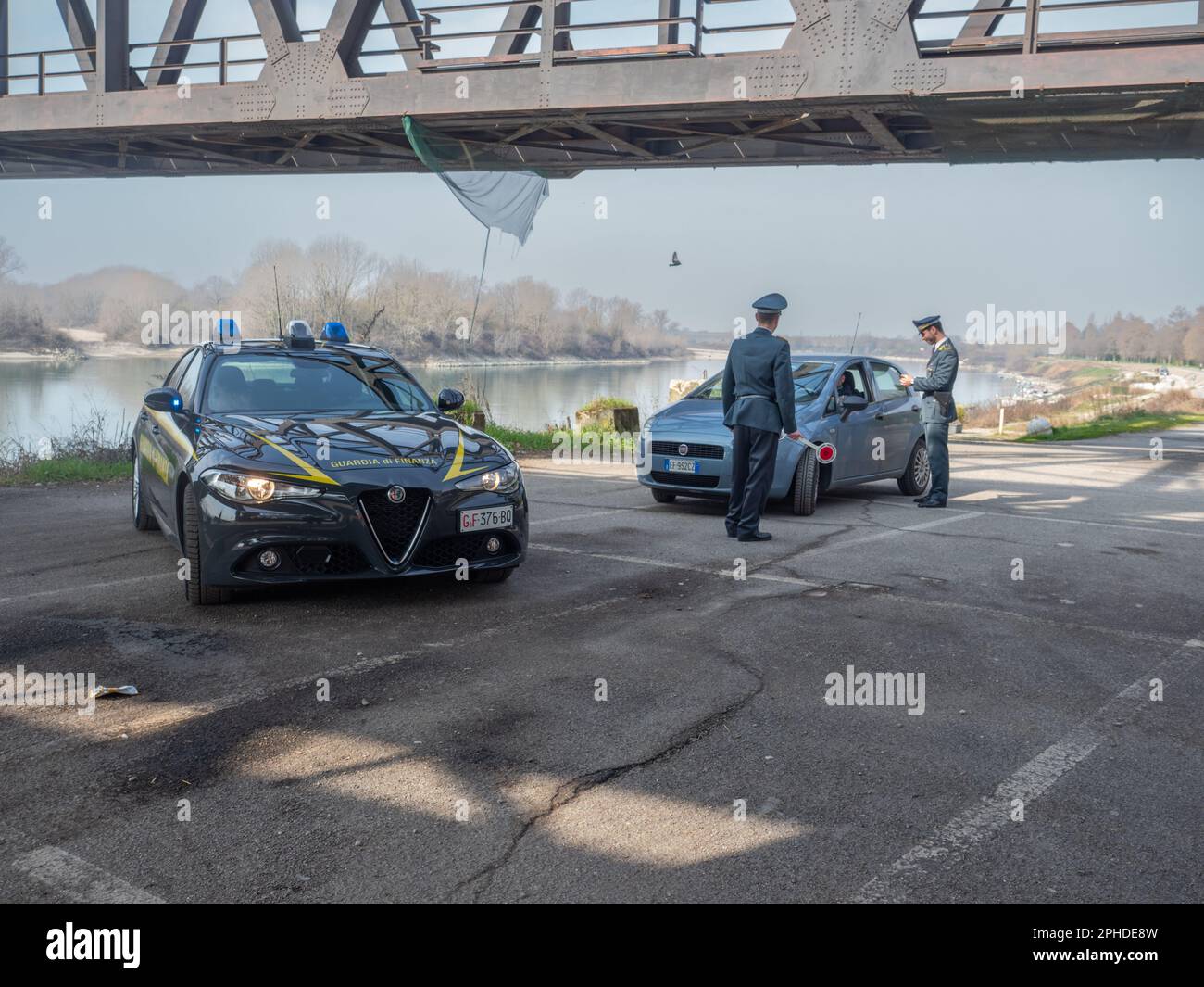 Police officers in an inflatable boat hi-res stock photography and ...