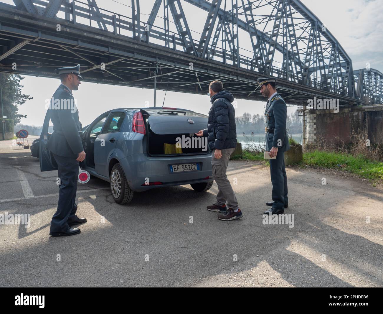 Police officers in an inflatable boat hi-res stock photography and ...