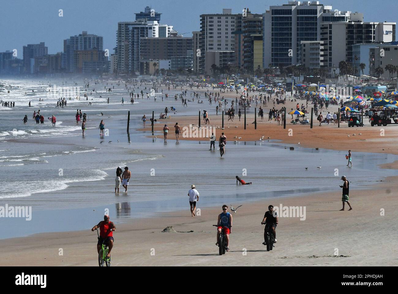 Daytona Beach, United States. 27th Mar, 2023. People enjoy above ...