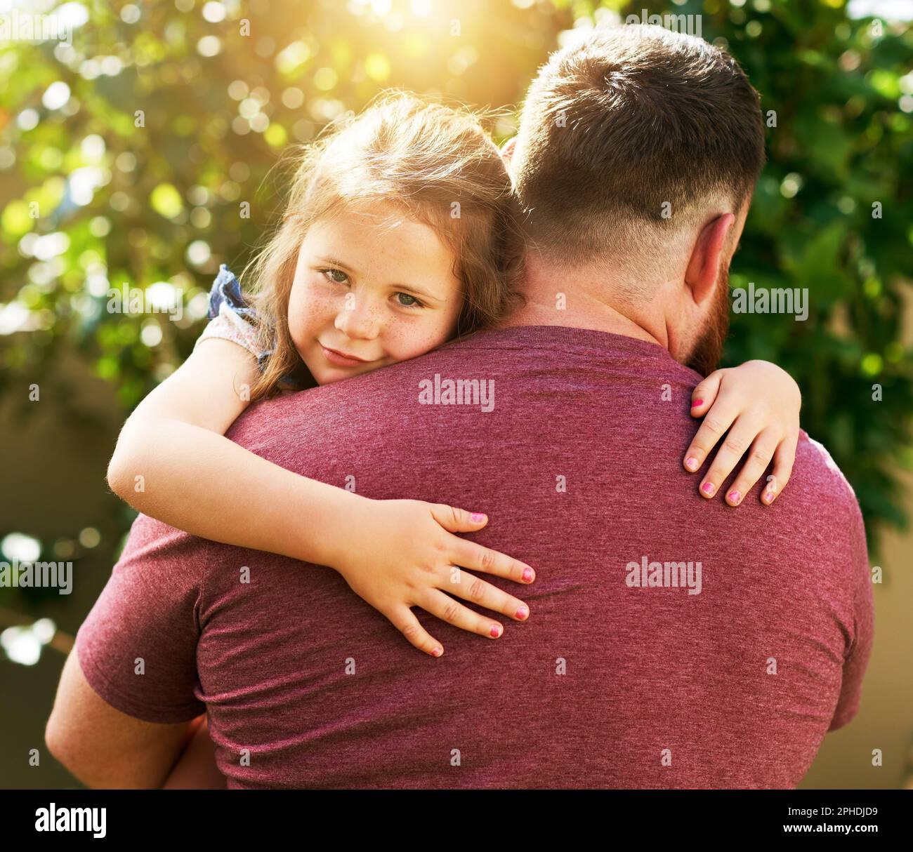 Nothing can go wrong when Im in Daddys arms. an adorable little girl ...