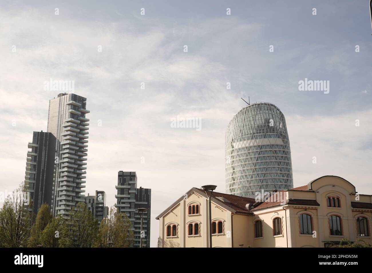 Modern architecture in milan hi-res stock photography and images - Alamy