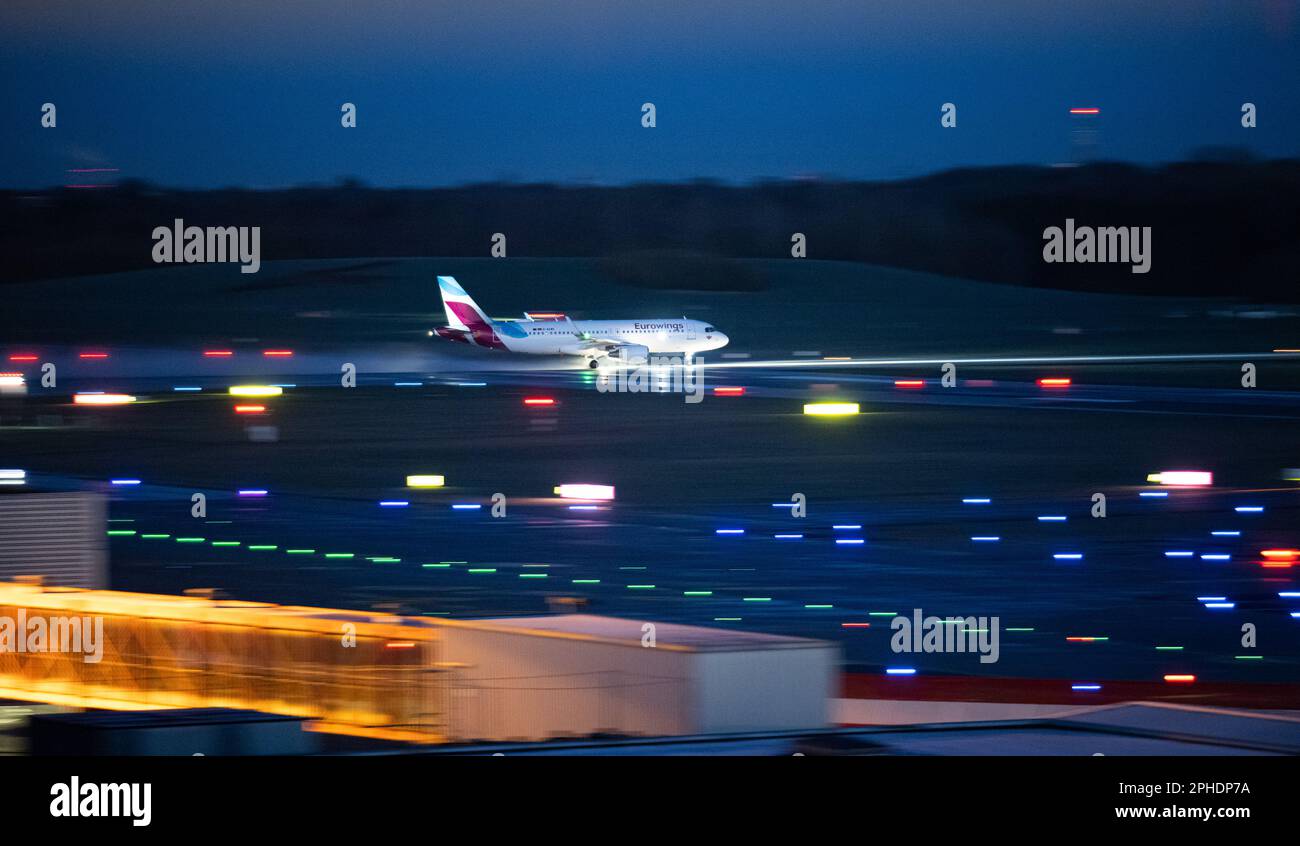 Airbus a320 eurowings takes off hi-res stock photography and images - Alamy
