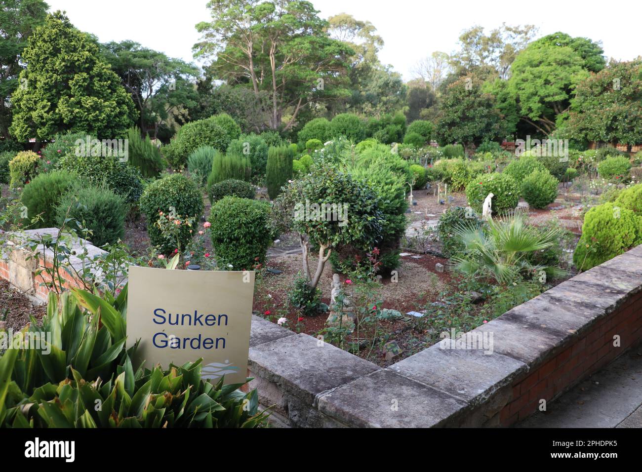 Rookwood Cemetery - sunken garden Stock Photo - Alamy