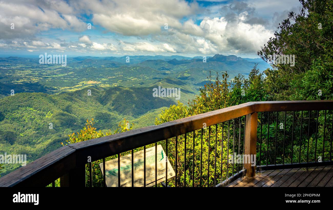 Lookout platform at the Springbrook National Park, Queensland ...