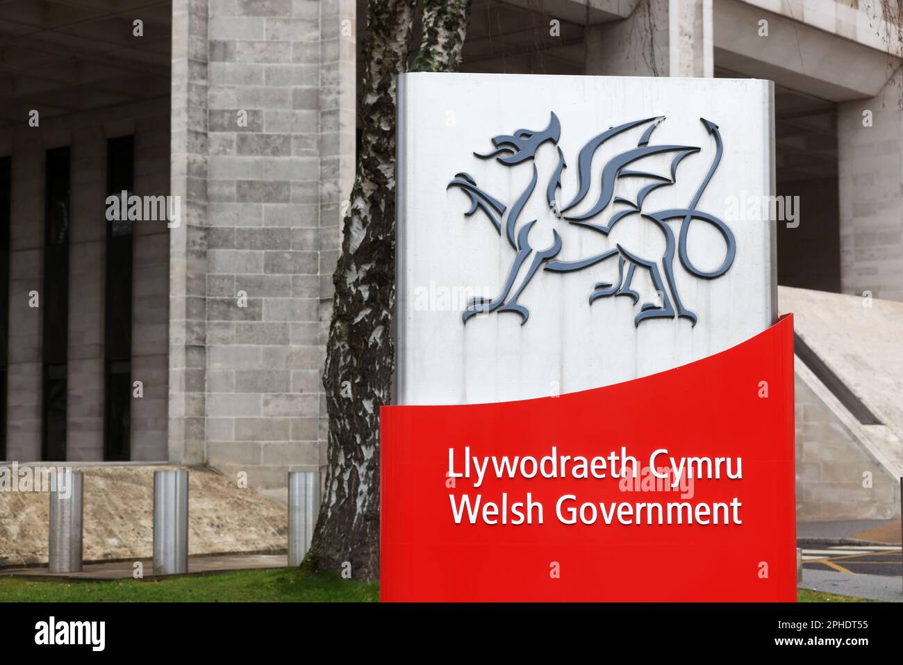 Welsh dragon sign hi-res stock photography and images - Alamy