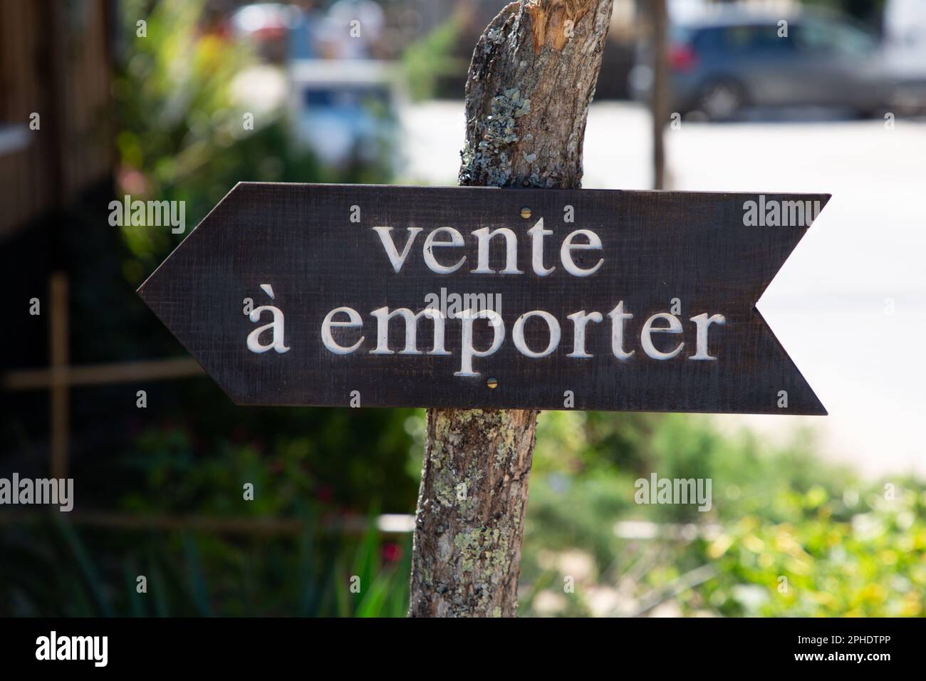 vente a emporter french text means takeaways Arrow Signs New ...