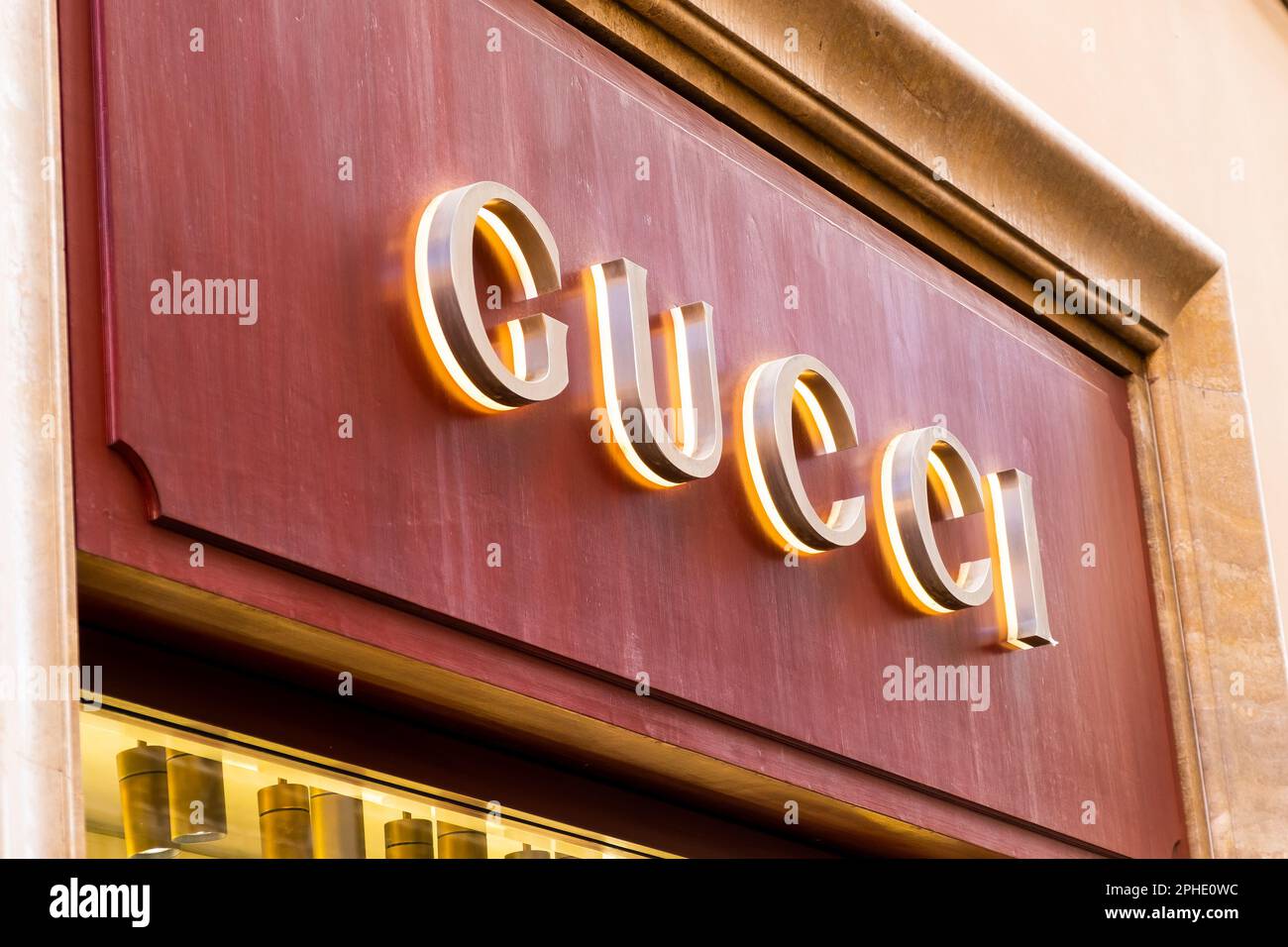 Gucci store entrance italian fashion hi-res stock photography and ...