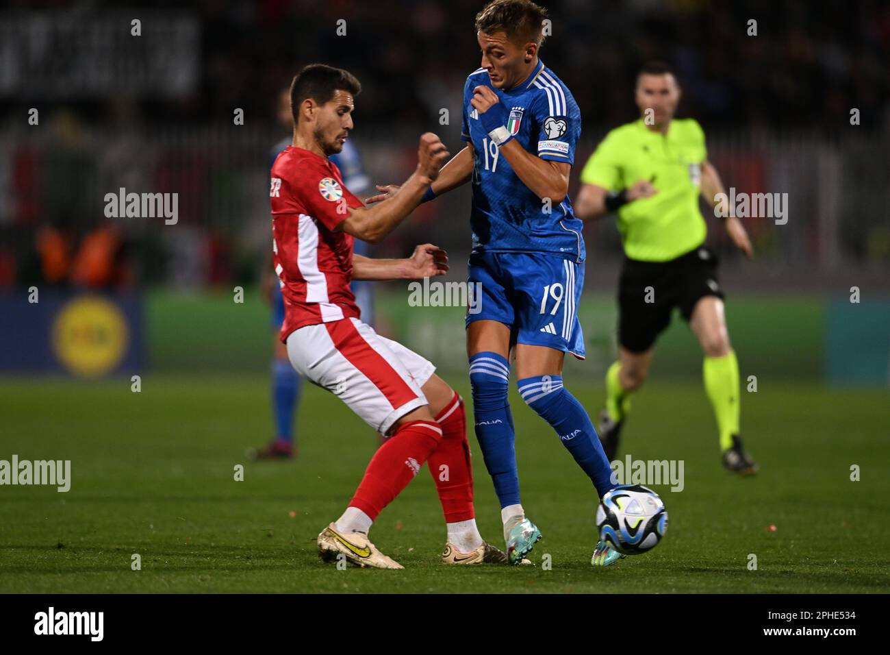 Mateo Retegui (Italy)Matthew Guillaumier (Malta) during the UEFA ...