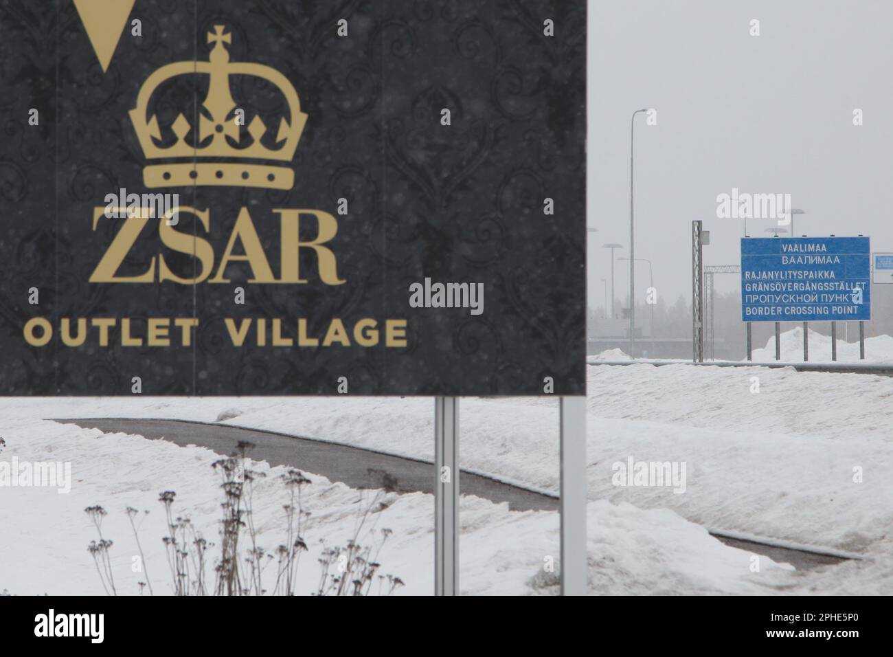 Vaalimaa, Finland. 22nd Mar, 2023. A sign indicates the border crossing ...