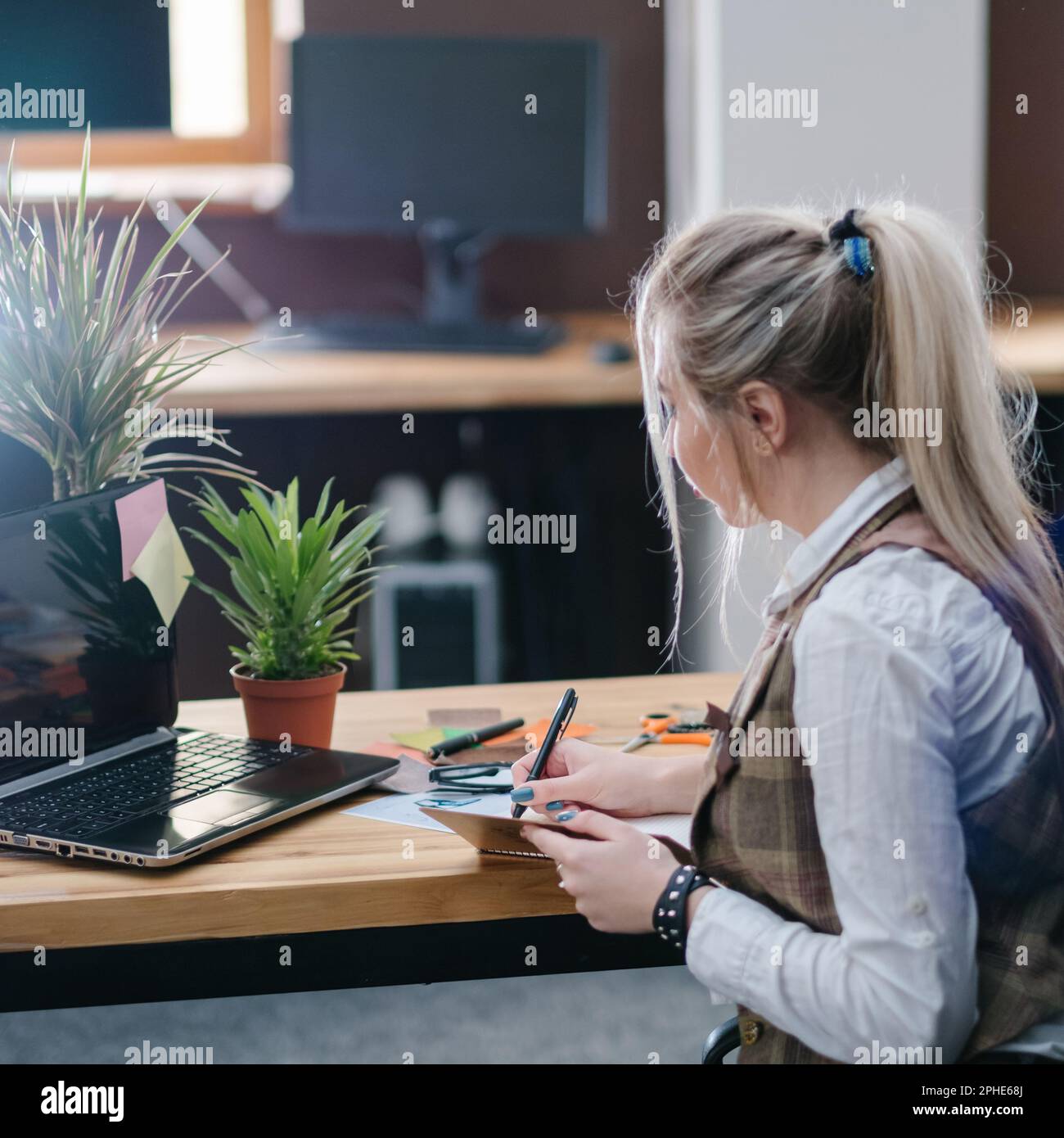 office workspace workplace modern interior woman Stock Photo - Alamy