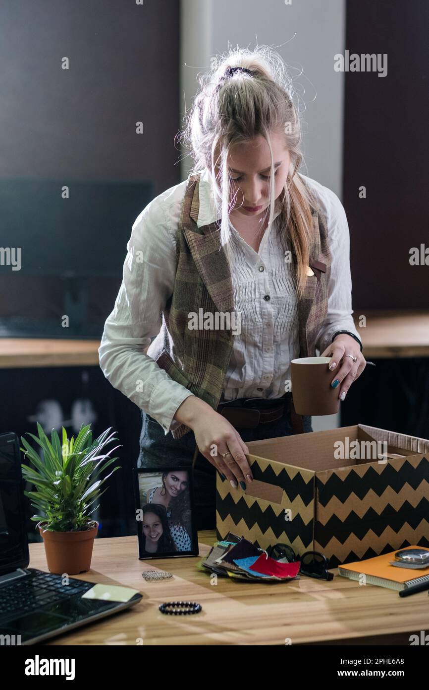 Desktop cuts hi-res stock photography and images - Alamy