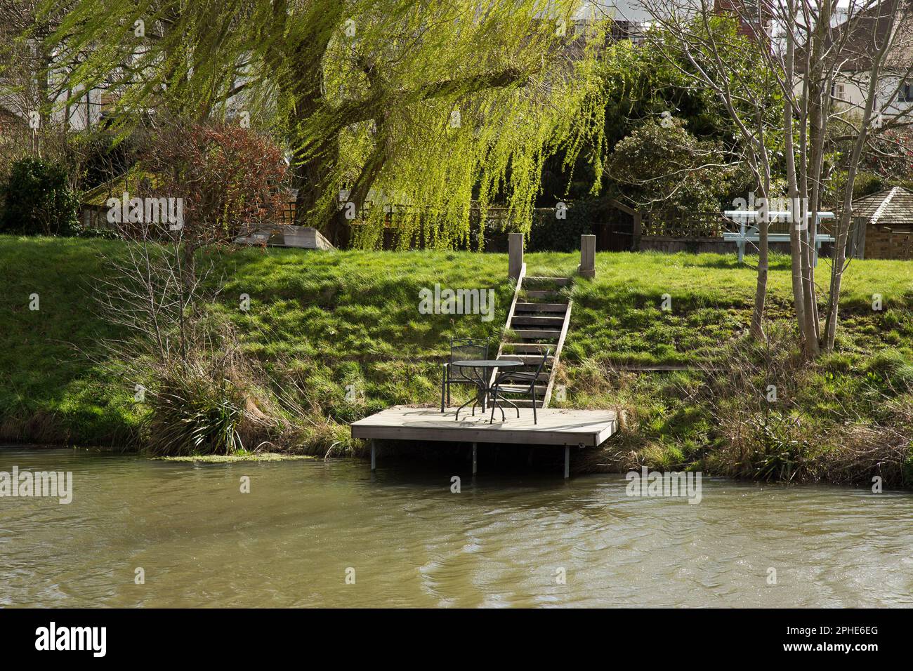 River bank moorings hi-res stock photography and images - Alamy