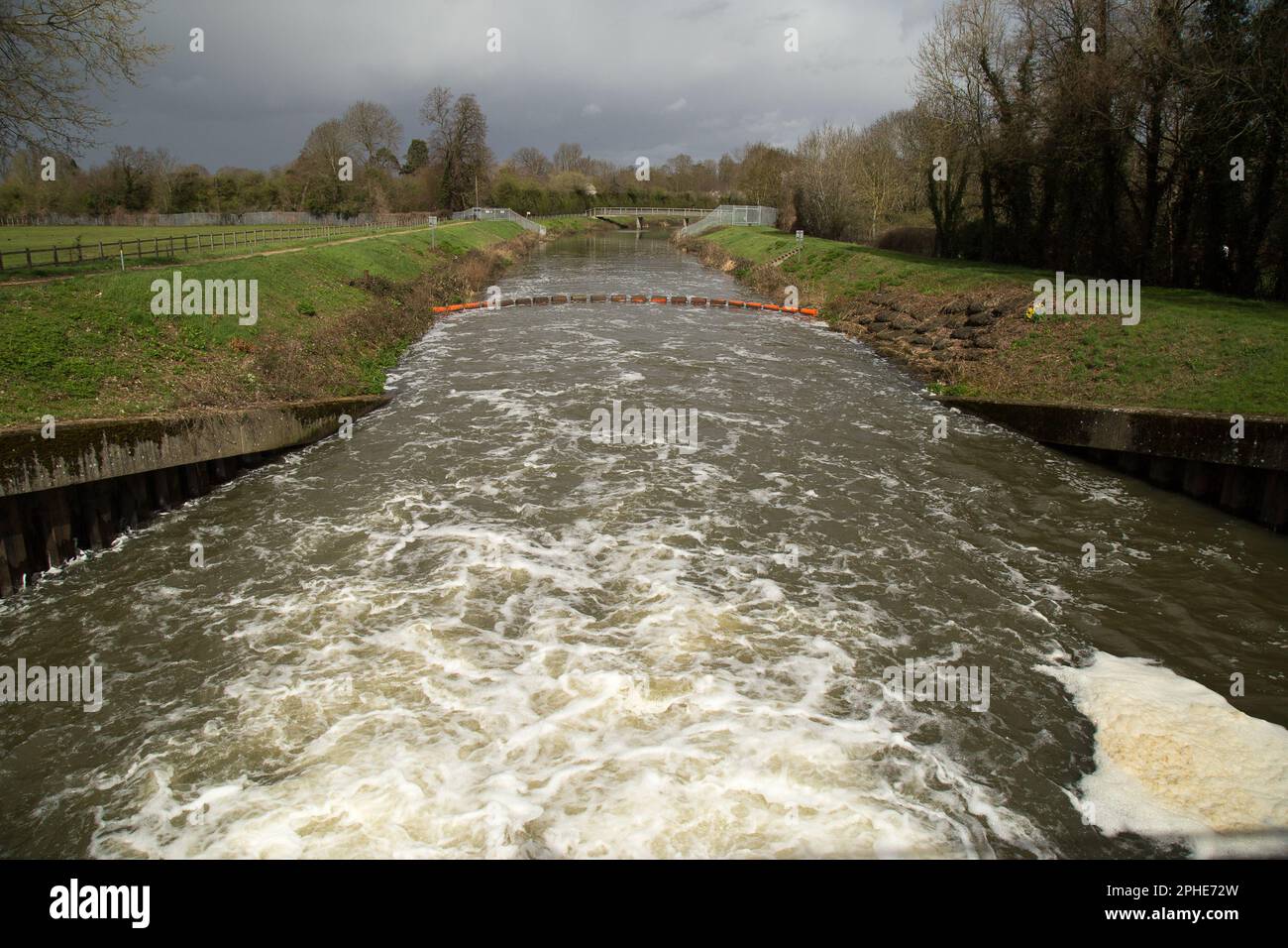 Tributary of river thames hi-res stock photography and images - Alamy