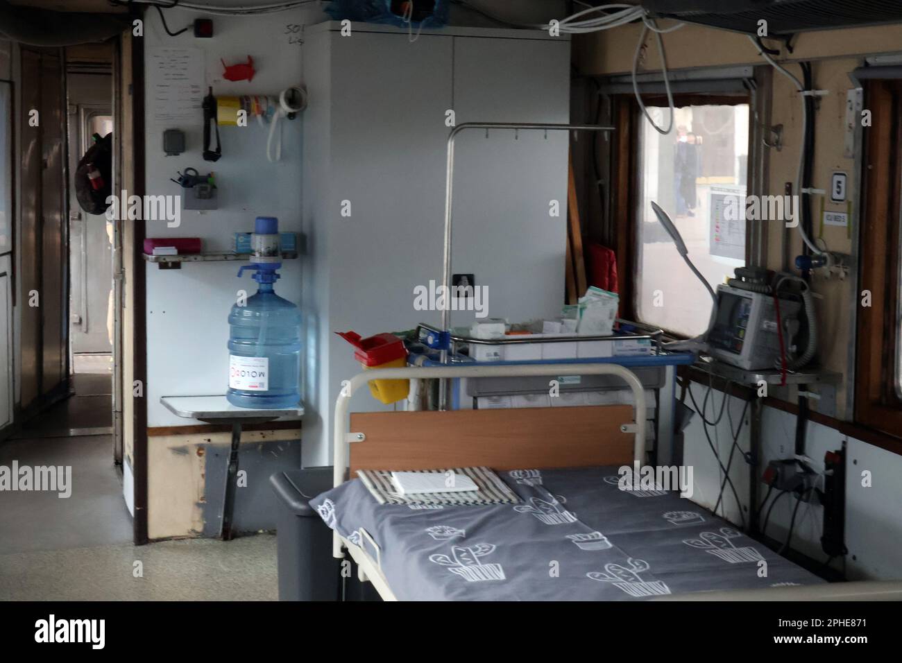 Hospital train hi-res stock photography and images - Alamy