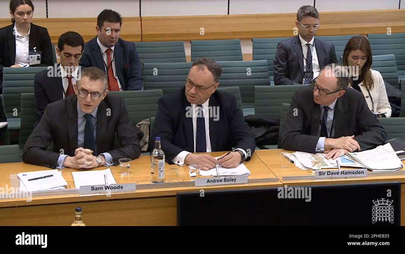 (Left to right) Deputy Governor for Prudential Regulation and Chief ...
