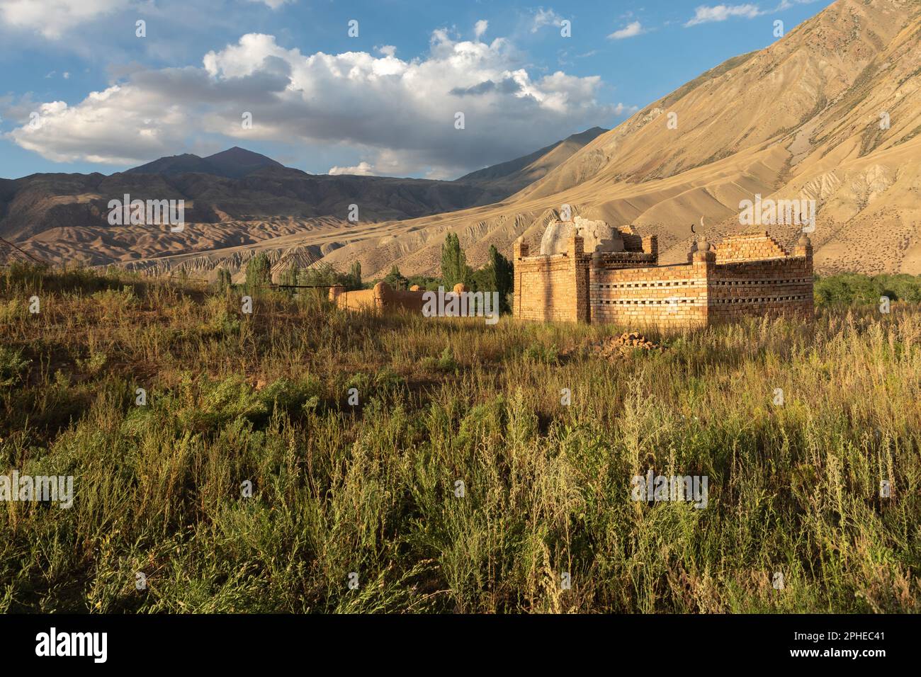 Islamic cemetery in Kysyl Oi, Kyrgyzstan Stock Photo - Alamy